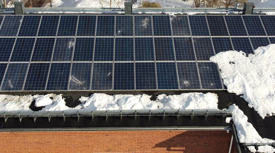 Så kan snölaster på tak med solceller hanteras